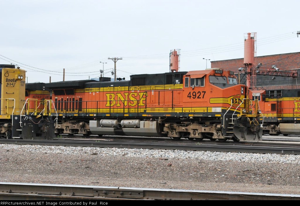 BNSF 4927